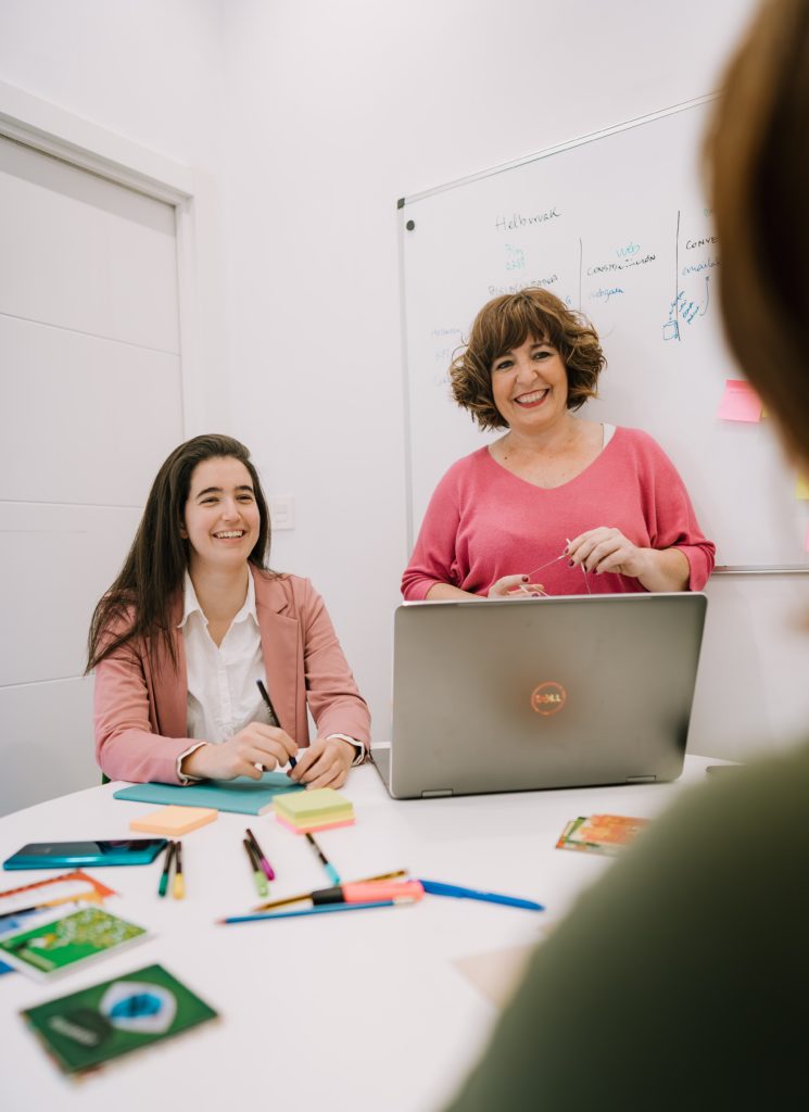 Creadoras de contenido | SARE Contents